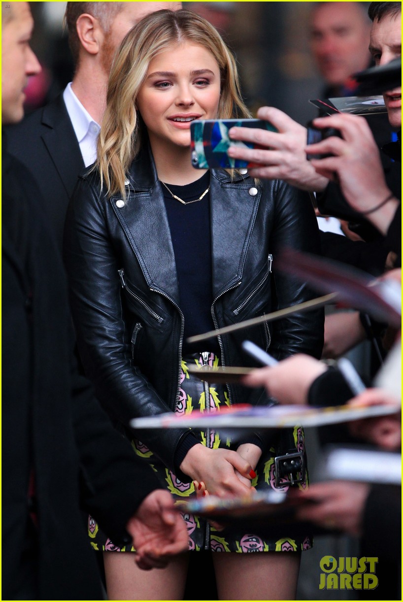 Chloe Moretz & Alex Roe Bring 'The 5th Wave' to London: Photo 3557165 ...