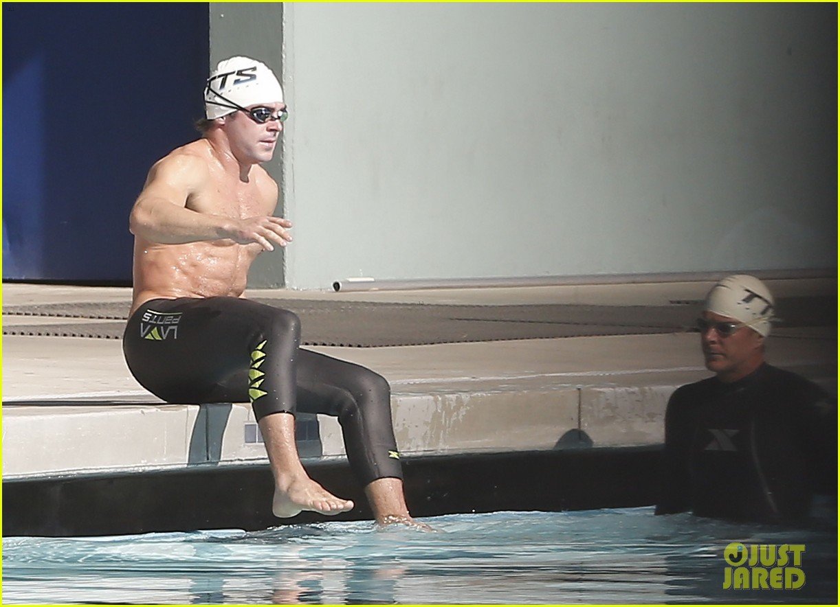 Zac Efron Goes Shirtless for 'Baywatch' Swimming Lessons!: Photo ...