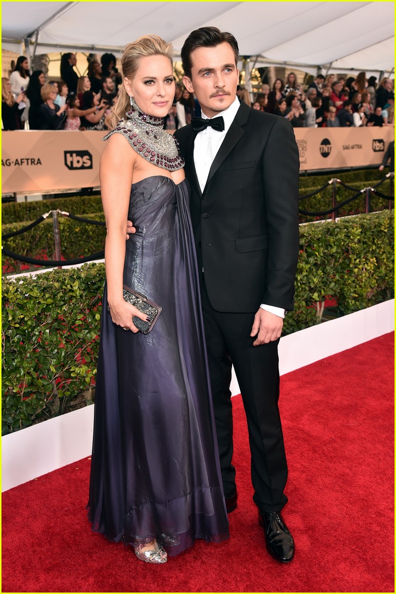 Michael Shannon & Rupert Friend Strike a Pose at SAG Awards 2016: Photo ...