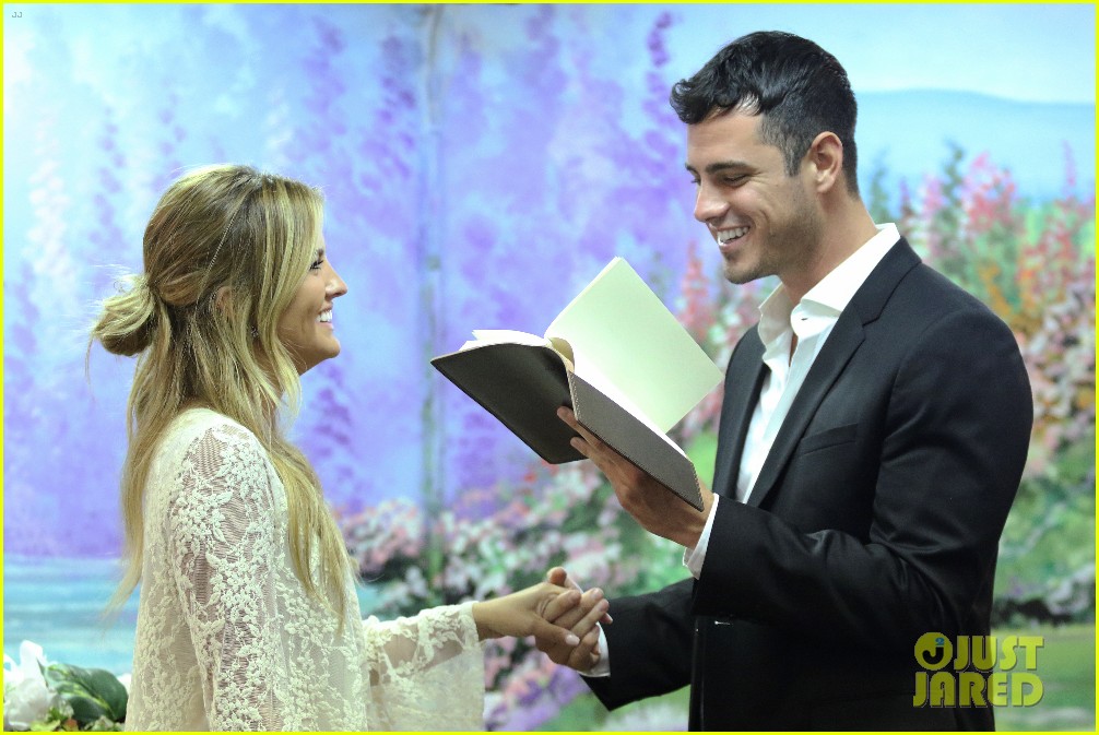 The Bachelor's Becca Tries on Wedding Dress with Ben Higgins: Photo ...