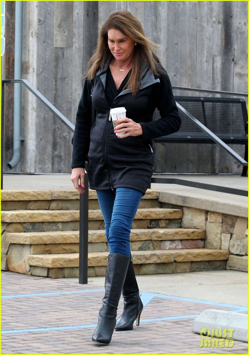 Khloe Kardashian Explains Why Caitlyn Jenner Didn't Spell Her Name with ...