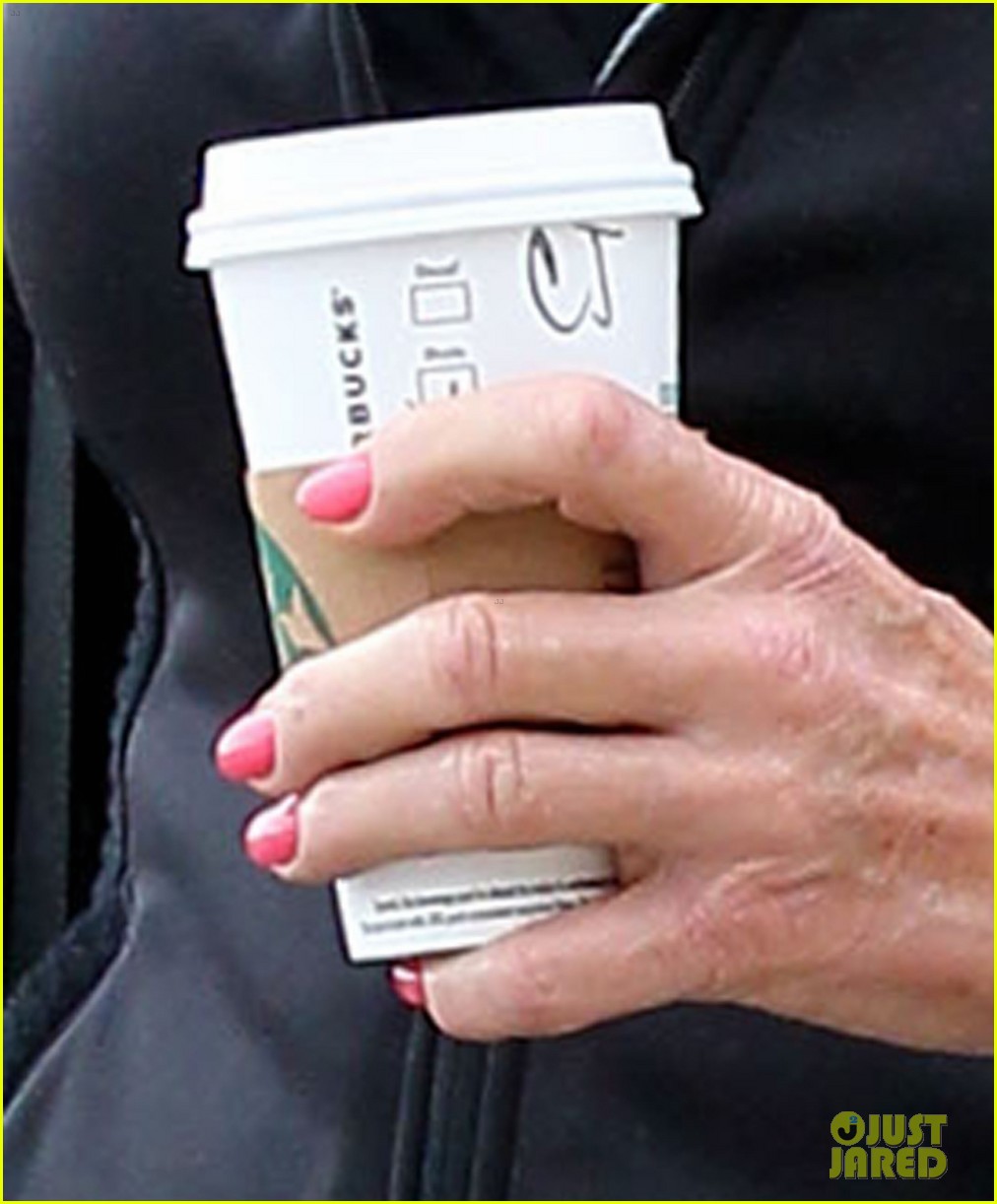 Khloe Kardashian Explains Why Caitlyn Jenner Didn't Spell Her Name with ...