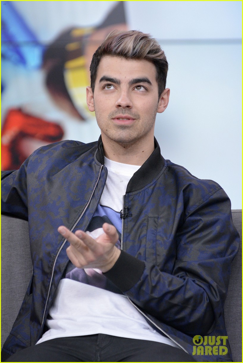 Joe Jonas Shares His Love For Matthew McConaughey: Photo 3558158 | Joe ...