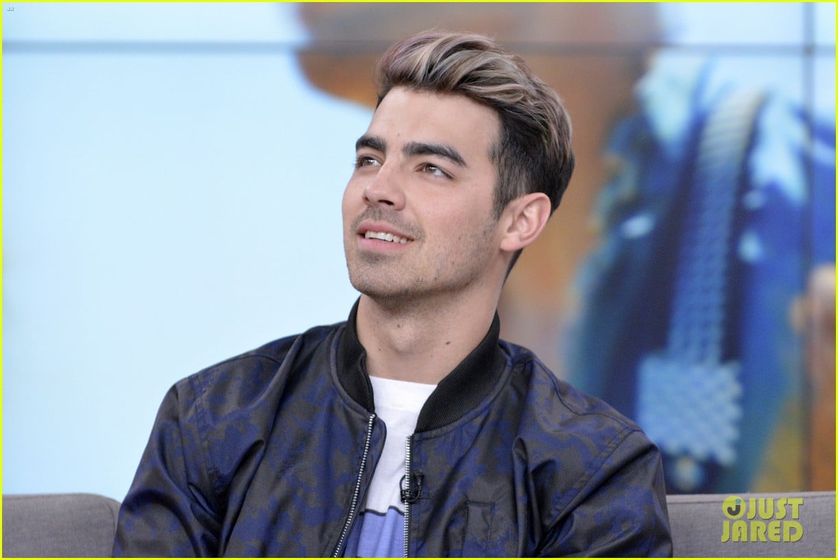 Joe Jonas Shares His Love For Matthew McConaughey: Photo 3558159 | Joe ...