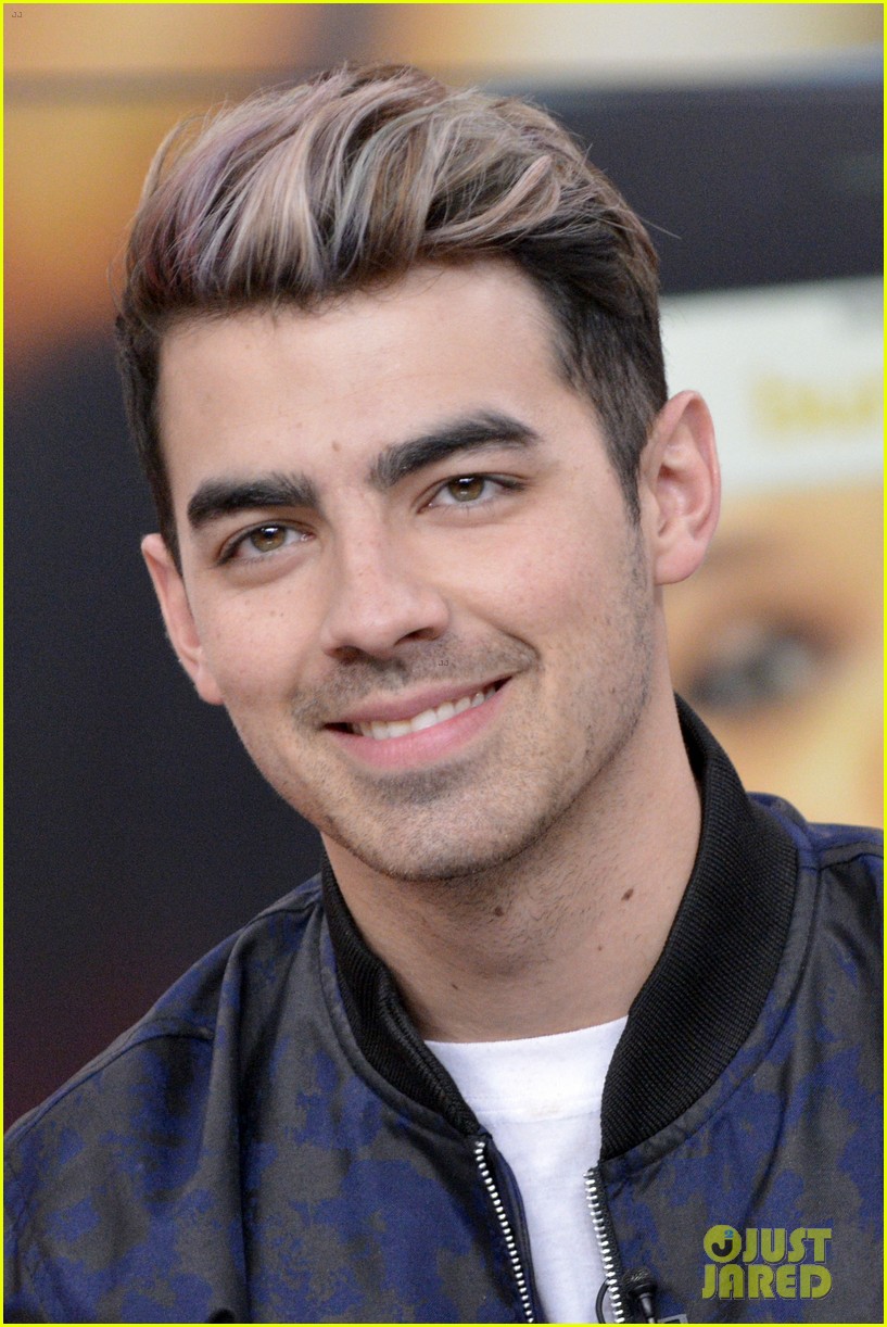 Joe Jonas Shares His Love For Matthew McConaughey: Photo 3558161 | Joe ...