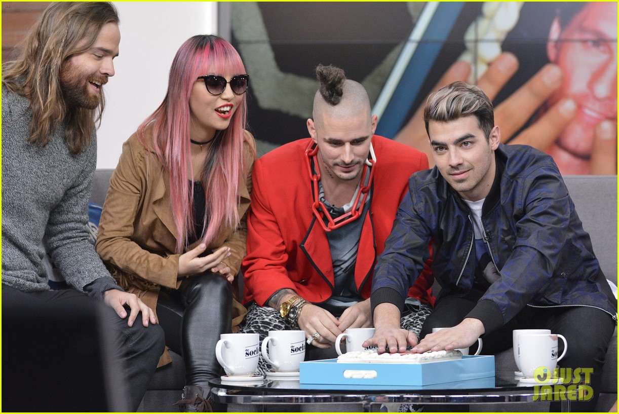 Joe Jonas Shares His Love For Matthew McConaughey: Photo 3558177 | Joe ...