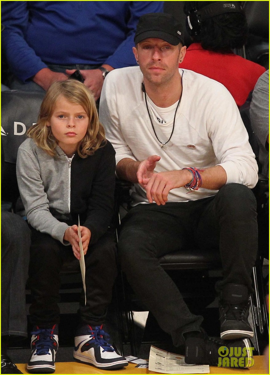 Chris Martin & Lookalike Son Moses Watch the Lakers Court Side!: Photo ...