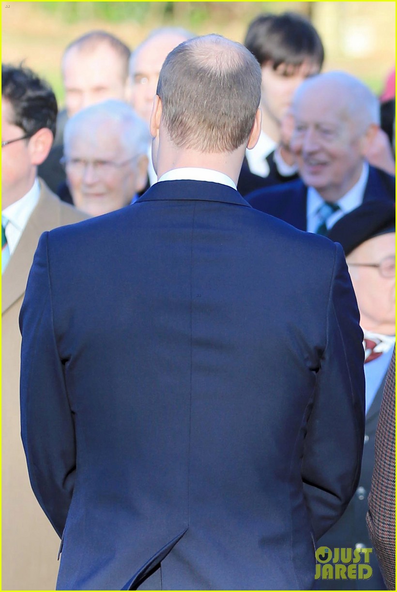 Kate Middleton Gave a Rare Public Curtsy to Queen Elizabeth: Photo ...