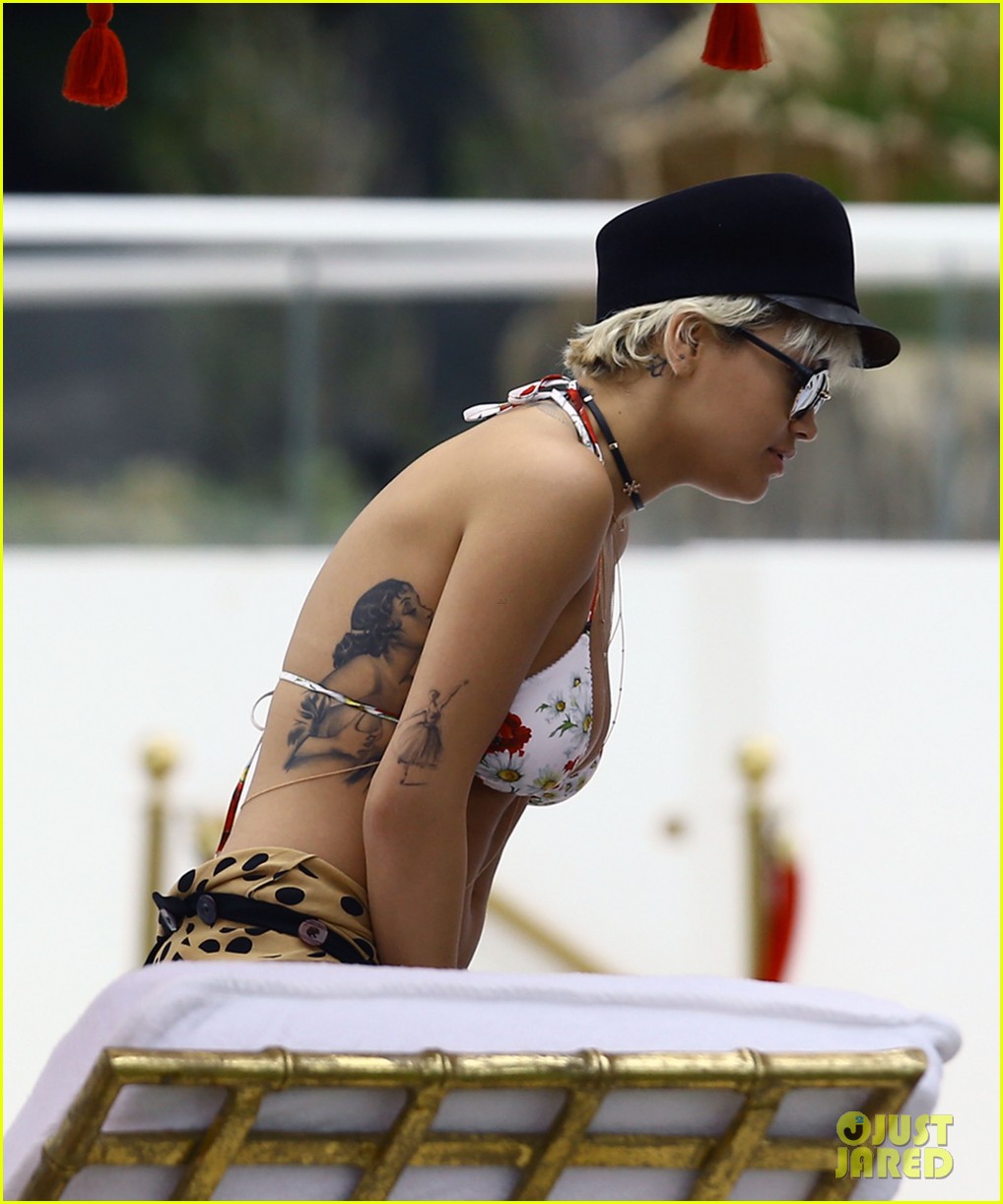 Rita Ora Shows Off Her Fab Bikini Figure By the Pool!: Photo 3542837 | Bikini Pictures | Just Jared