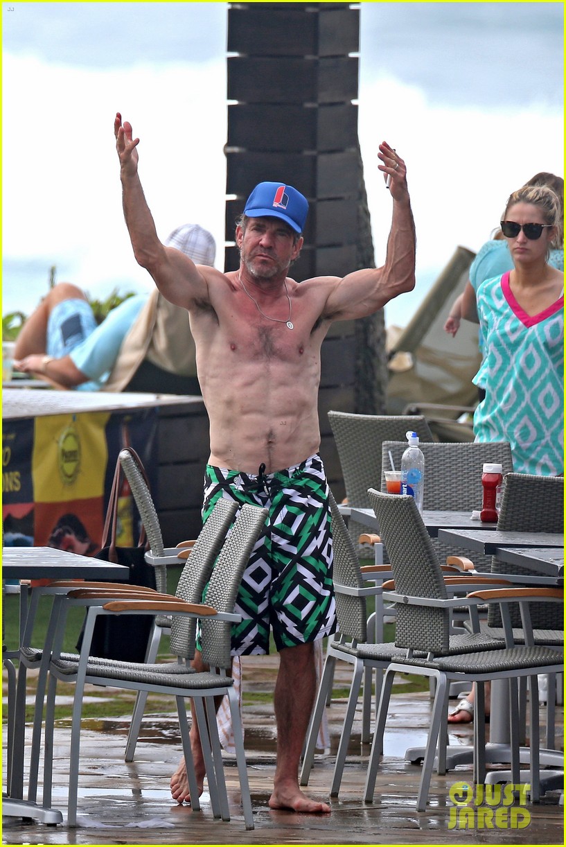 Dennis Quaid Goes Shirtless, Looks Incredibly Ripped at 61!: Photo ...