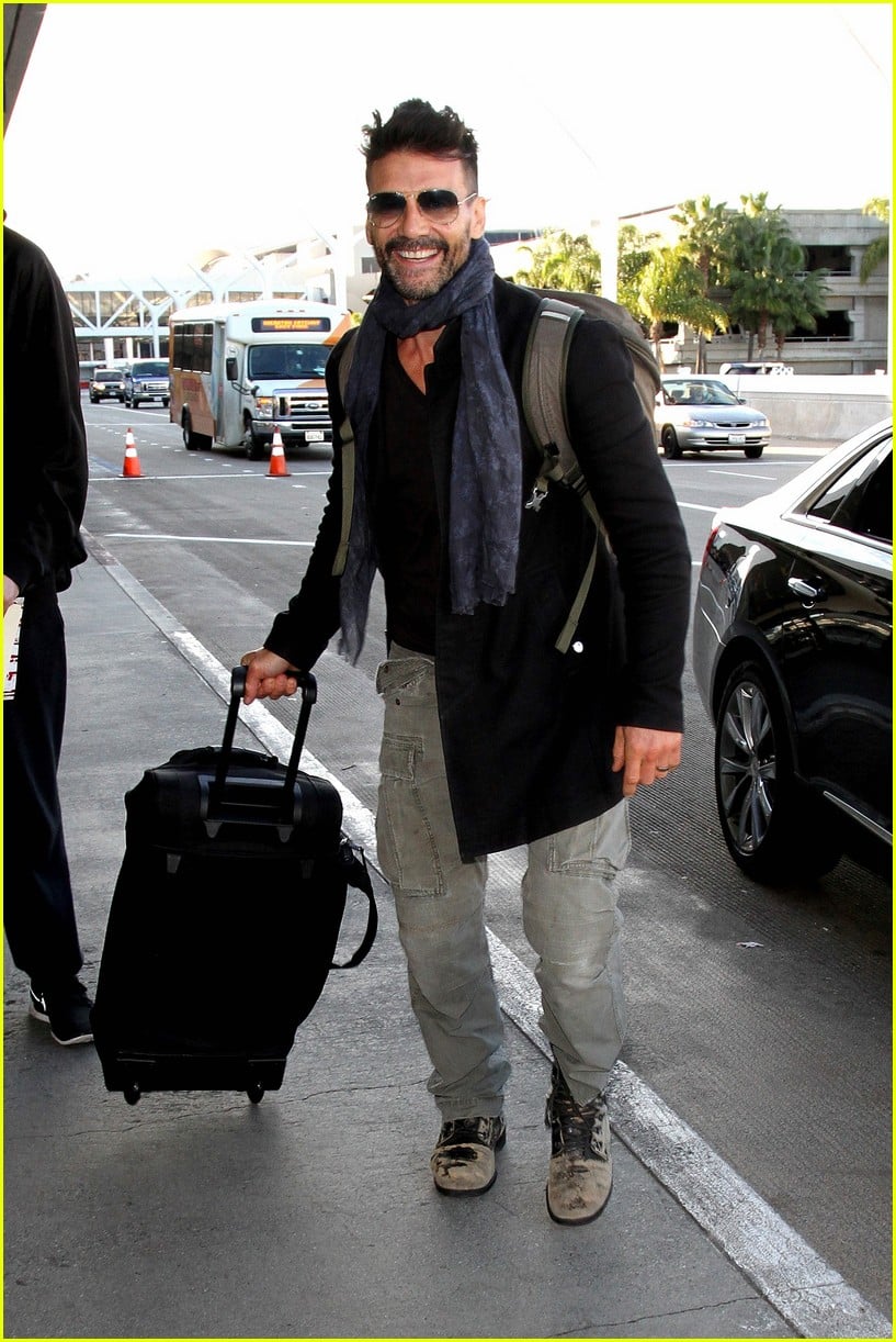 Jeremy Renner Thanks Fans for 'All the Birthday Love': Photo 3547528 ...