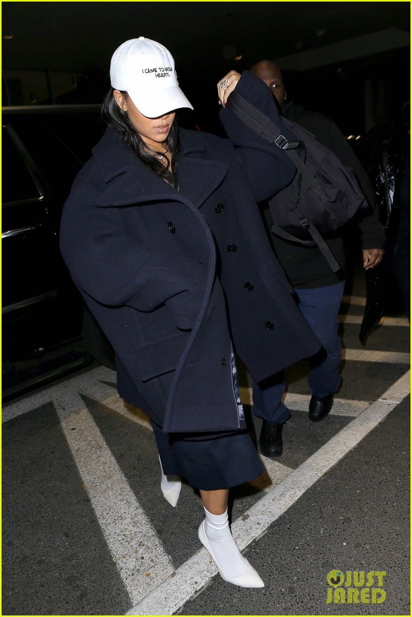 Rihanna Sang a Beyonce Song for First Meeting with L.A. Reid: Photo ...