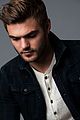 The 5th Wave's Alex Roe Talks Filming His Own Stunts, His Celeb Crush ...