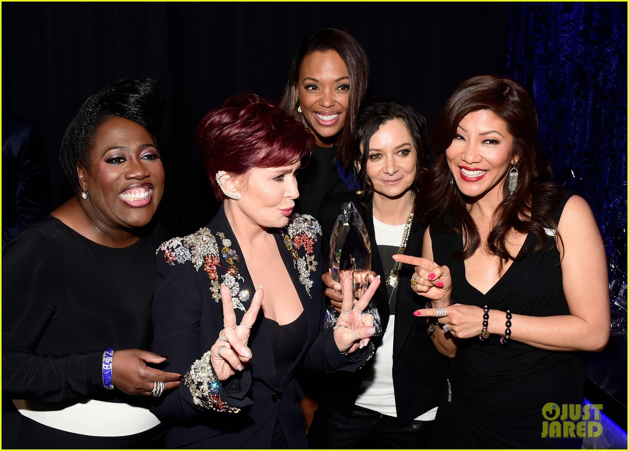 Random Guy Storms Stage During 'The Talk' Acceptance Speech at People's ...