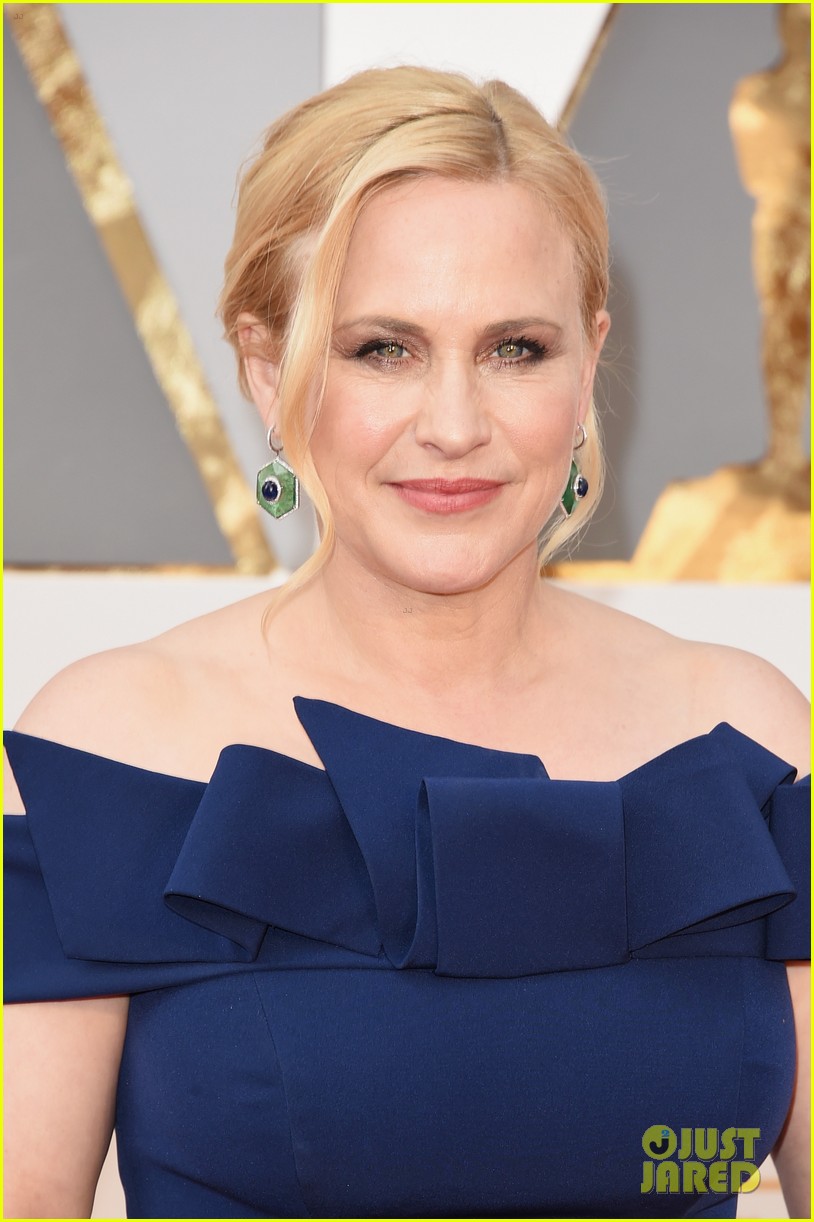 Patricia Arquette & JK Simmons Step Out To Present at Oscars 2016 ...