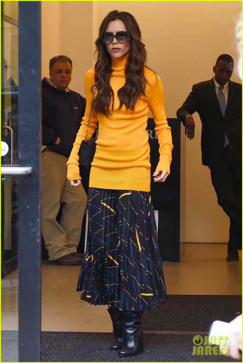 David & Victoria Beckham Do Date Night in Snowy NYC: Photo 3572523 ...