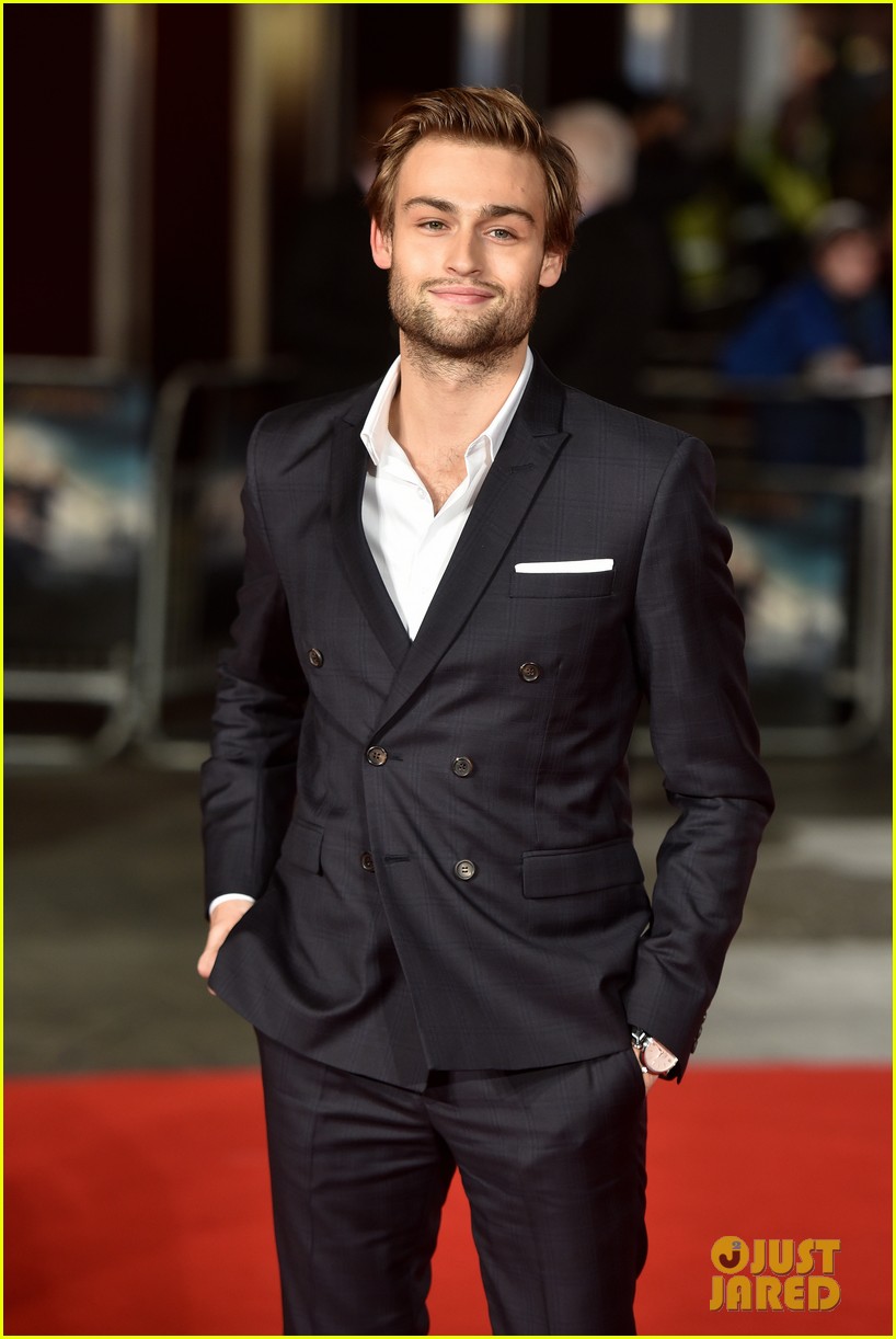 Bella Heathcote & Suki Waterhouse Stun at 'Pride & Prejudice & Zombies ...