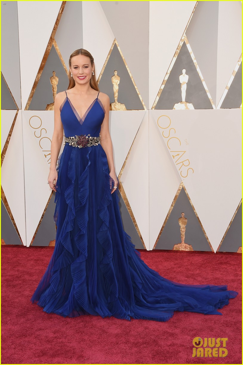 Brie Larson Hugs Sexual Assault Survivors After Lady Gaga's Performance ...