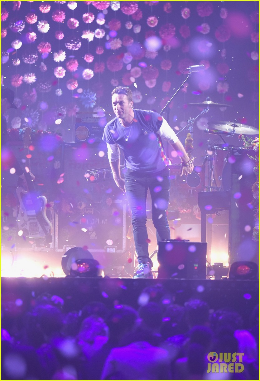 Coldplay's BRIT Awards 2016 Performance Video - WATCH NOW!: Photo ...