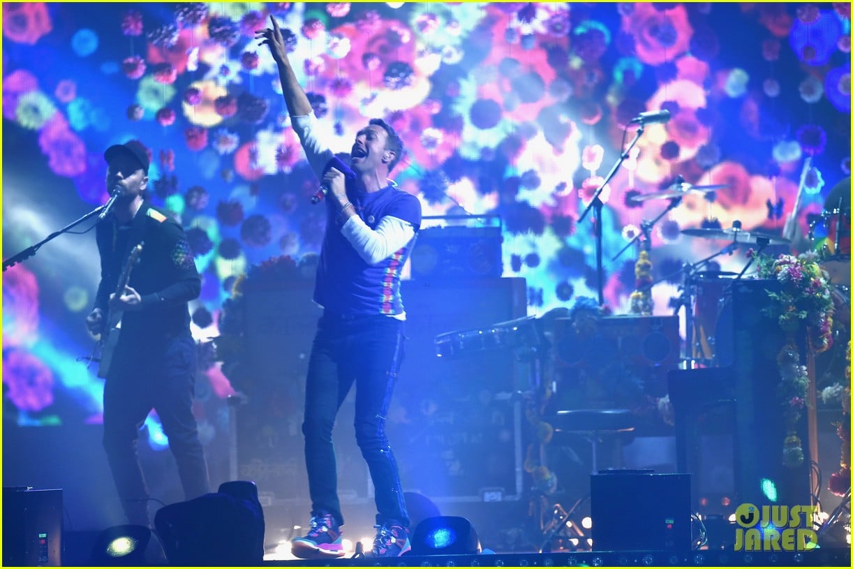Coldplay's BRIT Awards 2016 Performance Video - WATCH NOW!: Photo ...