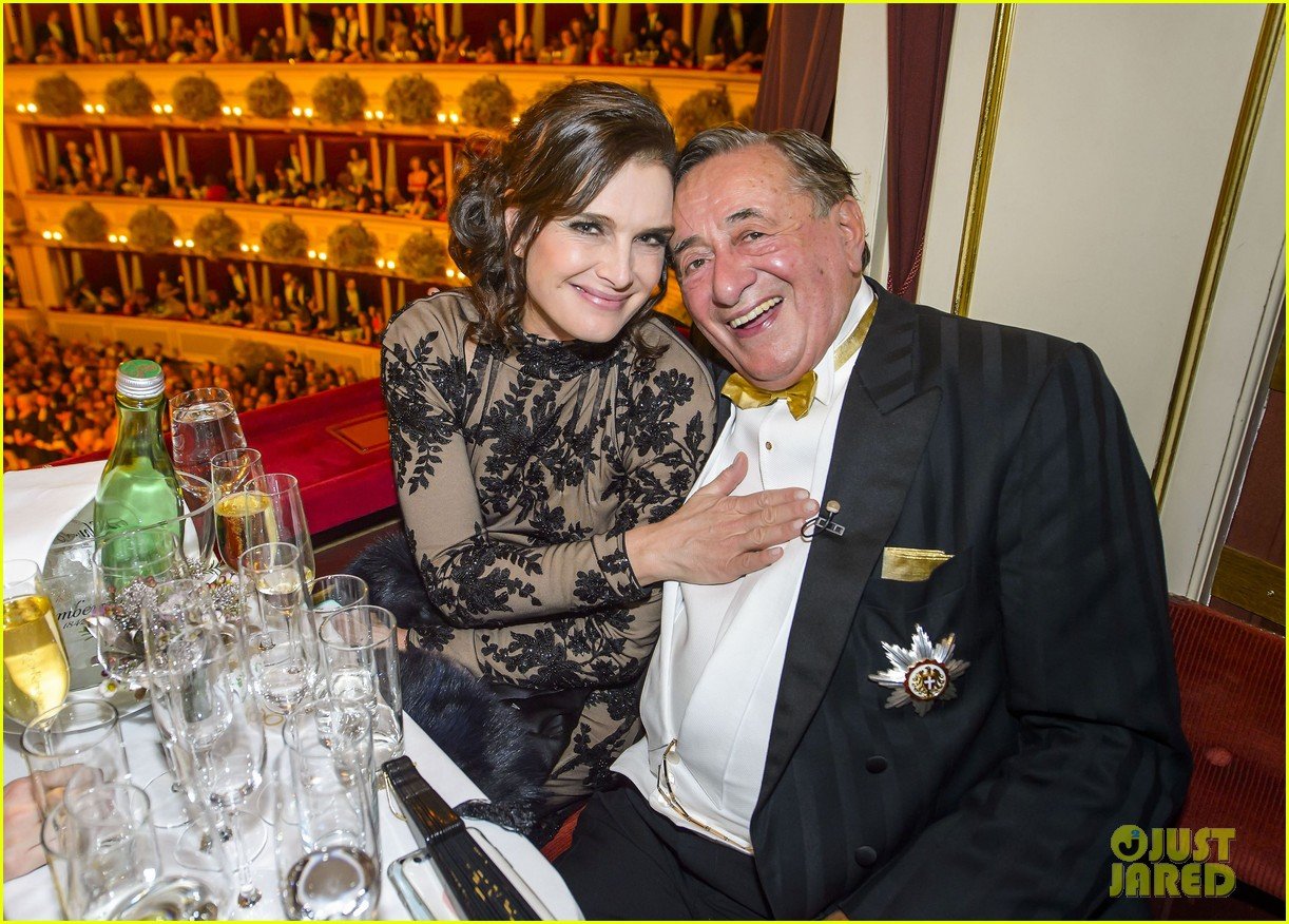 Jai Courtney Dresses Up for Vienna Ball with Samantha Barks: Photo ...