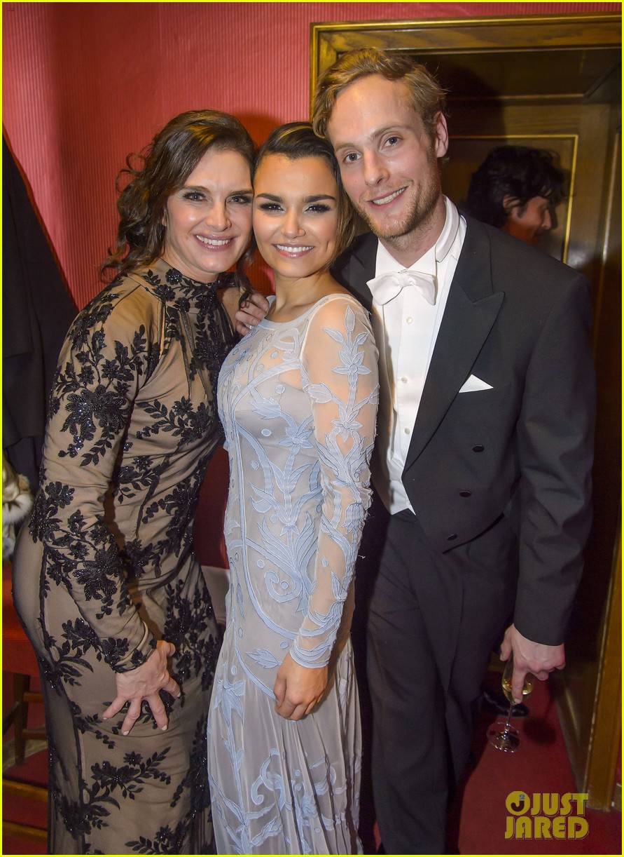 Jai Courtney Dresses Up for Vienna Ball with Samantha Barks: Photo ...