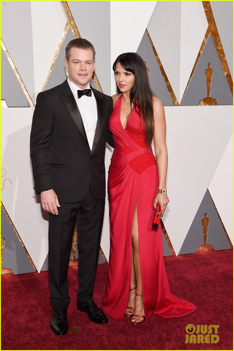 Matt Damon Poses With Wife Luciana on Oscars 2016 Carpet: Photo 3592095 ...