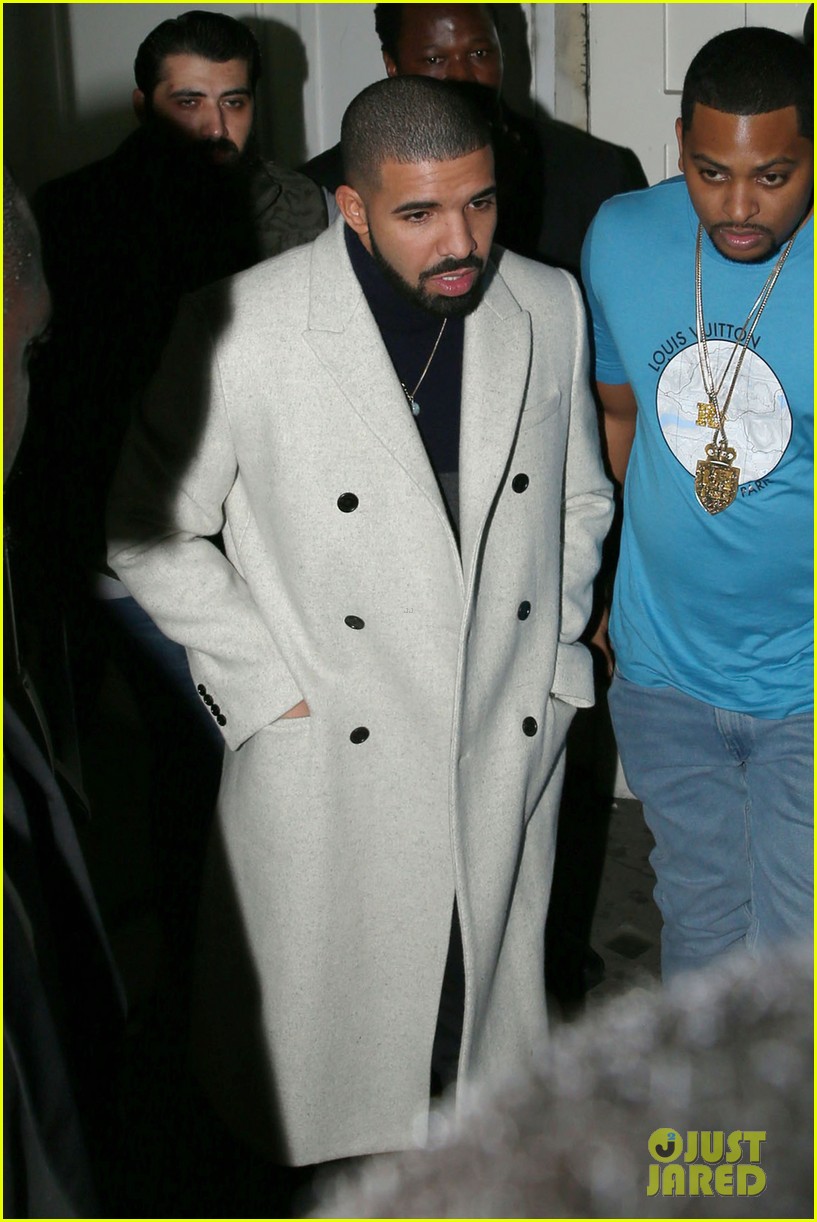 Drake Headlines Bat Mitzvah, Sings 'Hotline Bling' For Screaming Kids ...