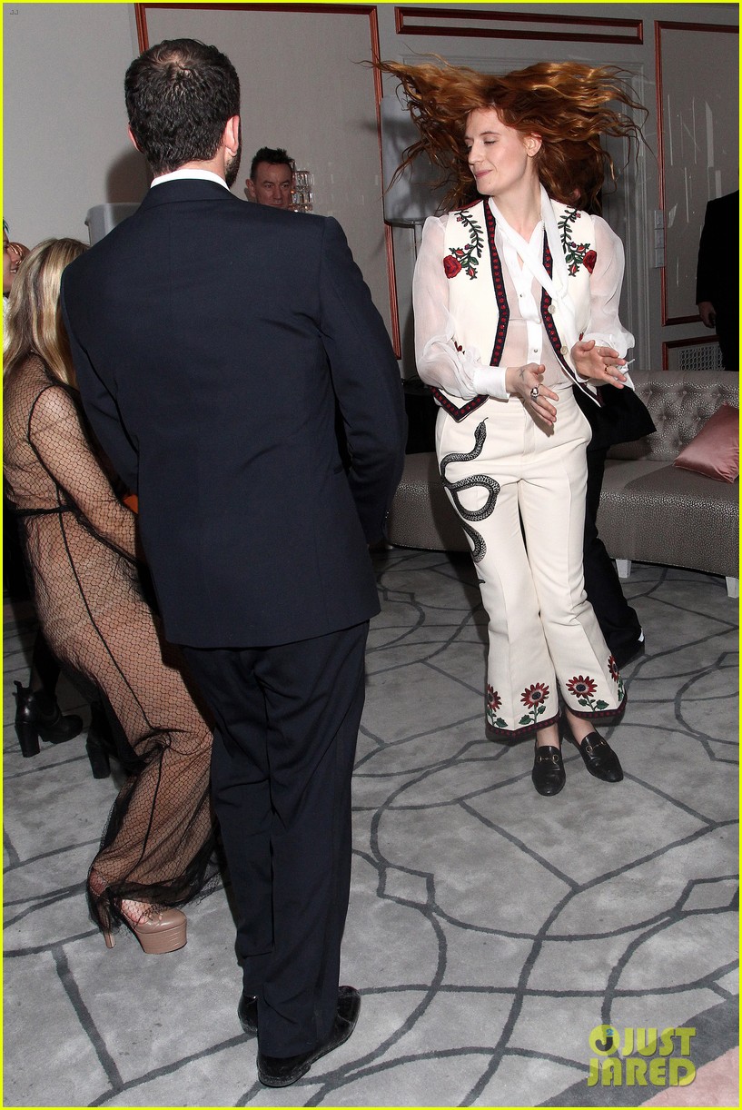 Lady Gaga Celebrates David Bowie Performance At Mark Ronson's Grammy's ...