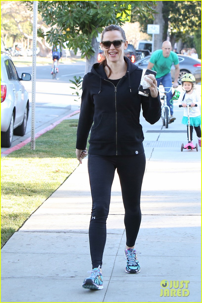 Jennifer Garner & Ben Affleck Take a Family Trip to Montana: Photo ...