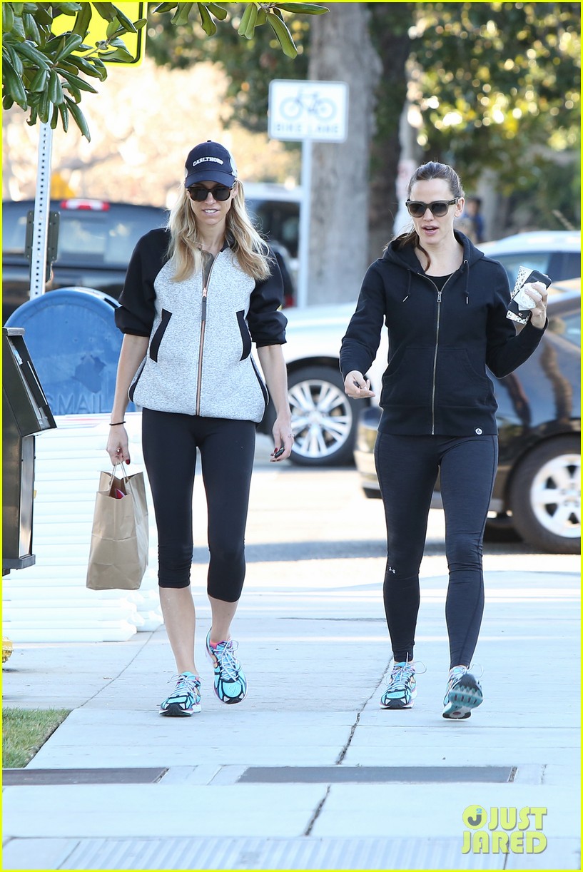 Jennifer Garner & Ben Affleck Take a Family Trip to Montana: Photo ...