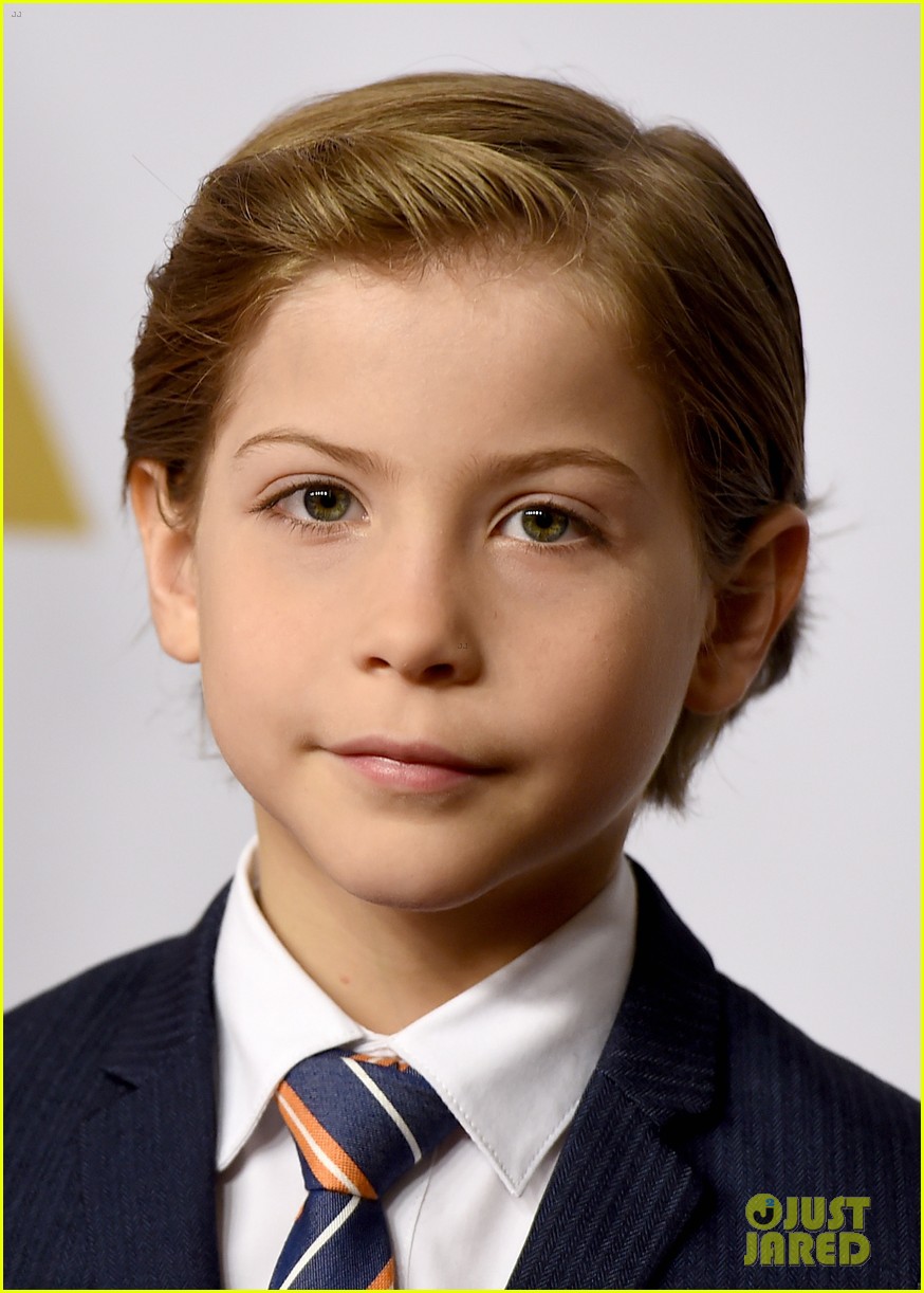 Jacob Tremblay Snaps Selfie With Jennifer Lawrence at Oscars 2016 ...