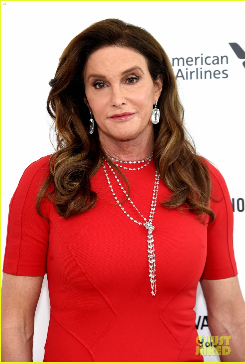 Caitlyn Jenner Steps Out in Red at Elton John's Oscar Viewing Party ...
