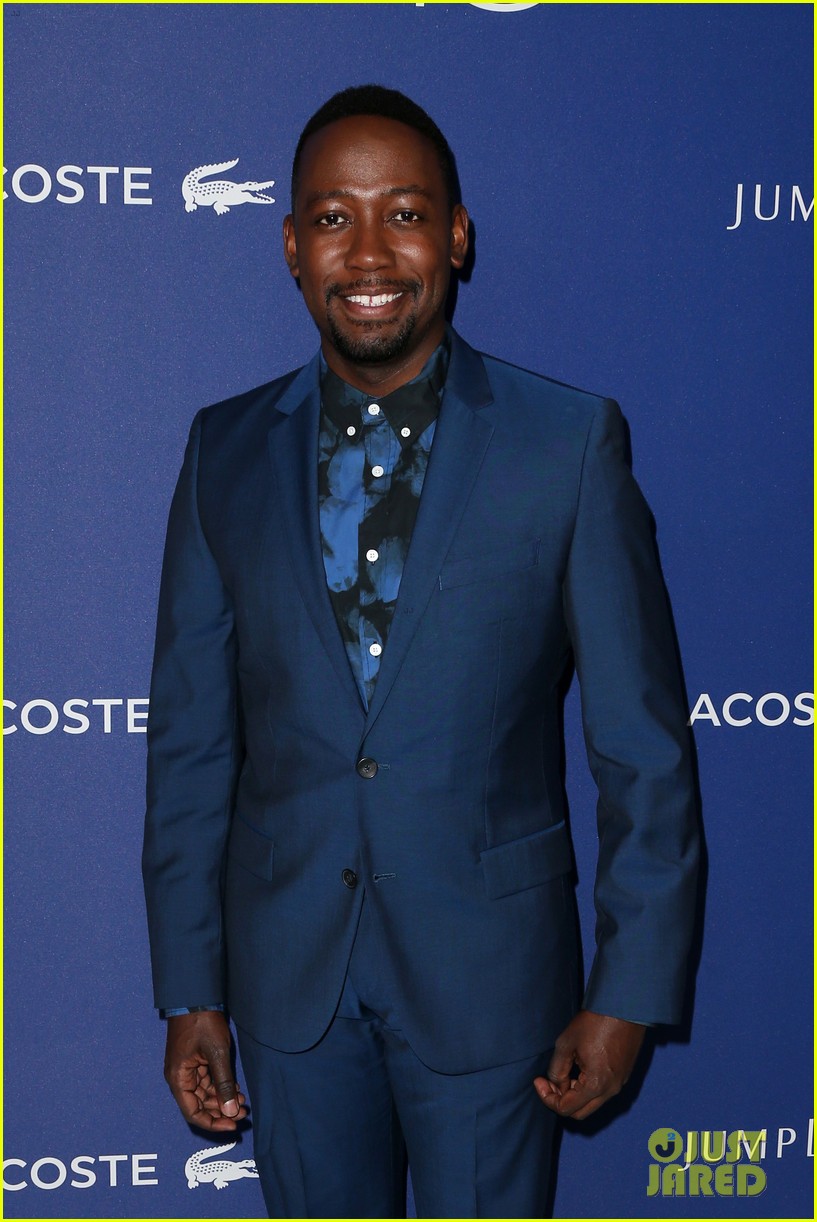 Mindy Kaling & Krysten Ritter Glam Up for Costume Designers Guild ...