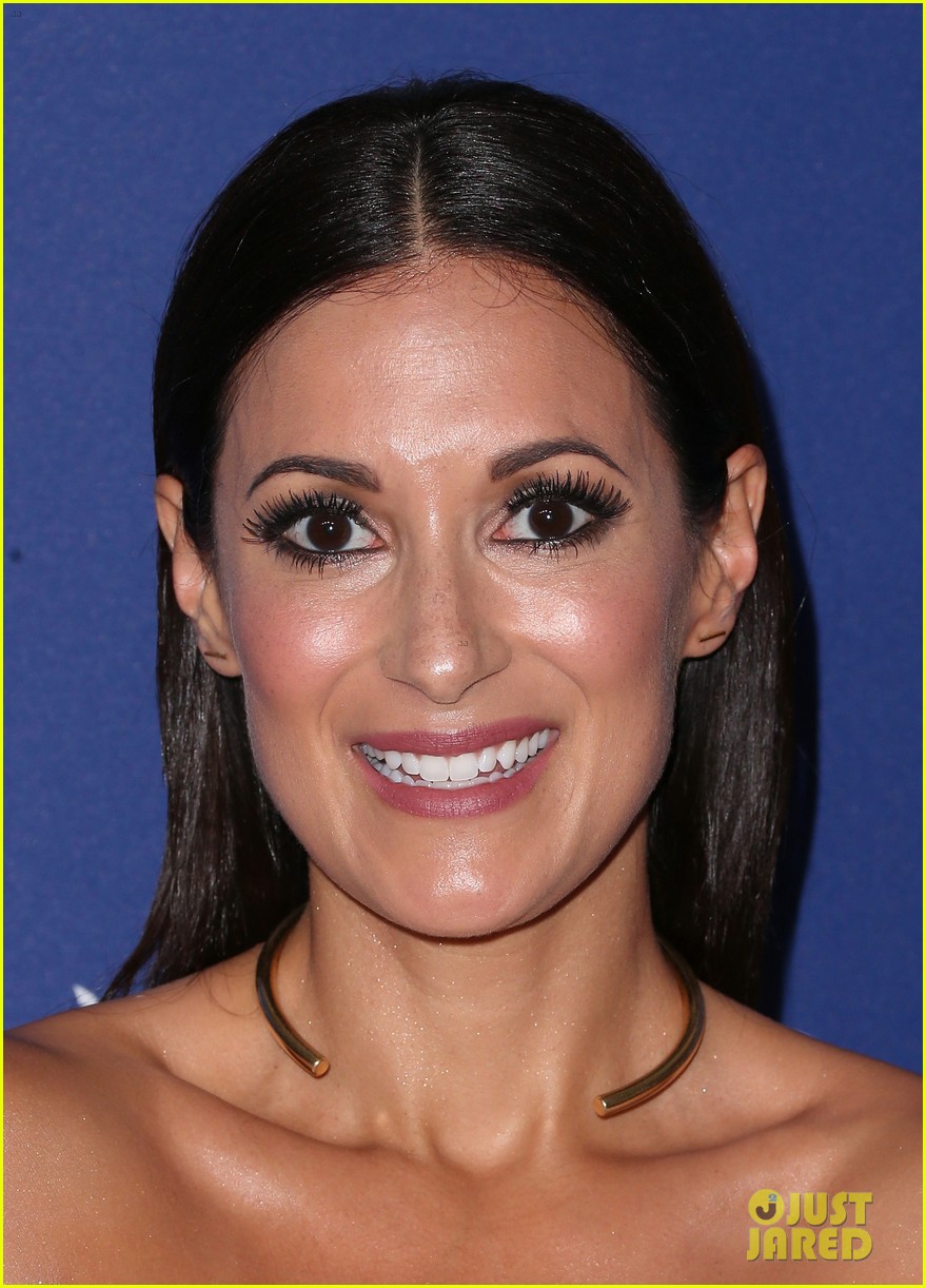 Mindy Kaling & Krysten Ritter Glam Up for Costume Designers Guild ...