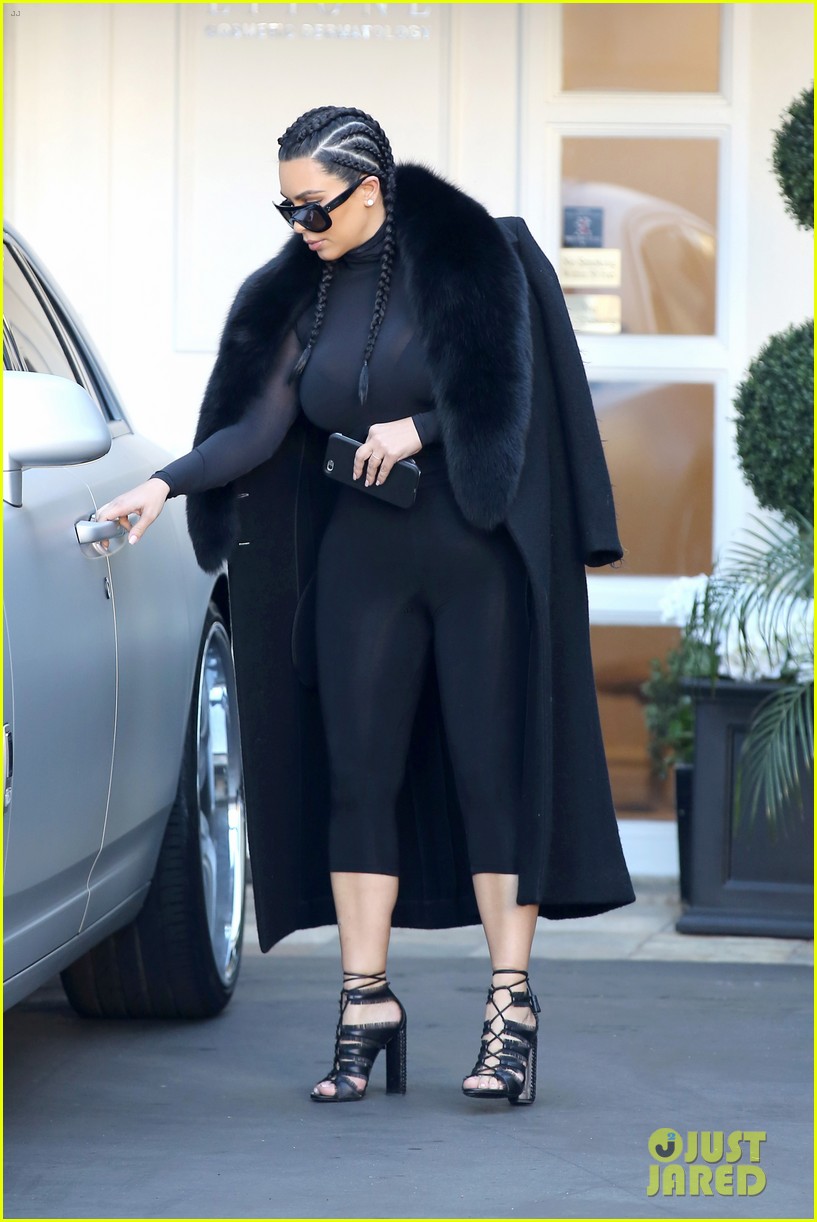 Kim Kardashian Is Digging a Lake in Her Backyard: Photo 3584140 | Kim ...