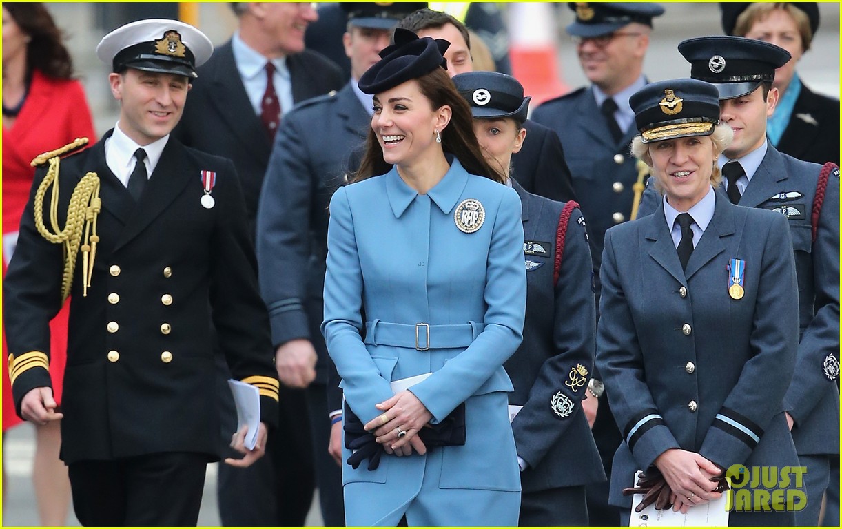 Kate Middleton Says Prince George is 'Obsessed' With Planes: Photo ...