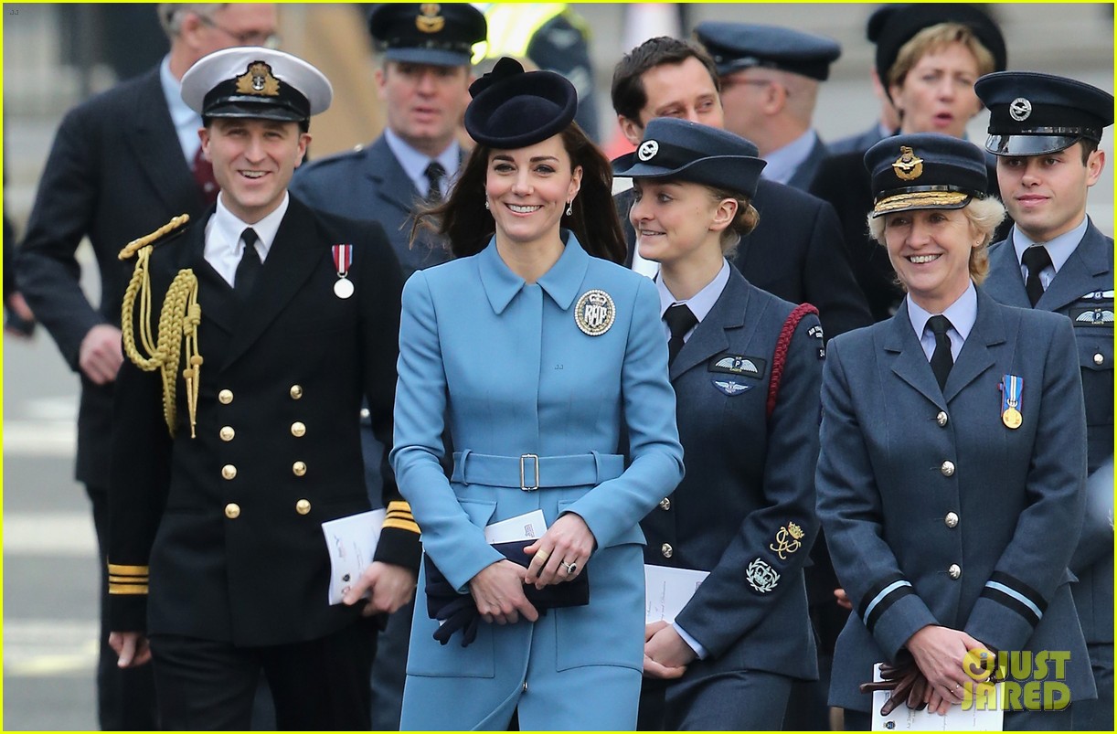 Kate Middleton Says Prince George is 'Obsessed' With Planes: Photo ...