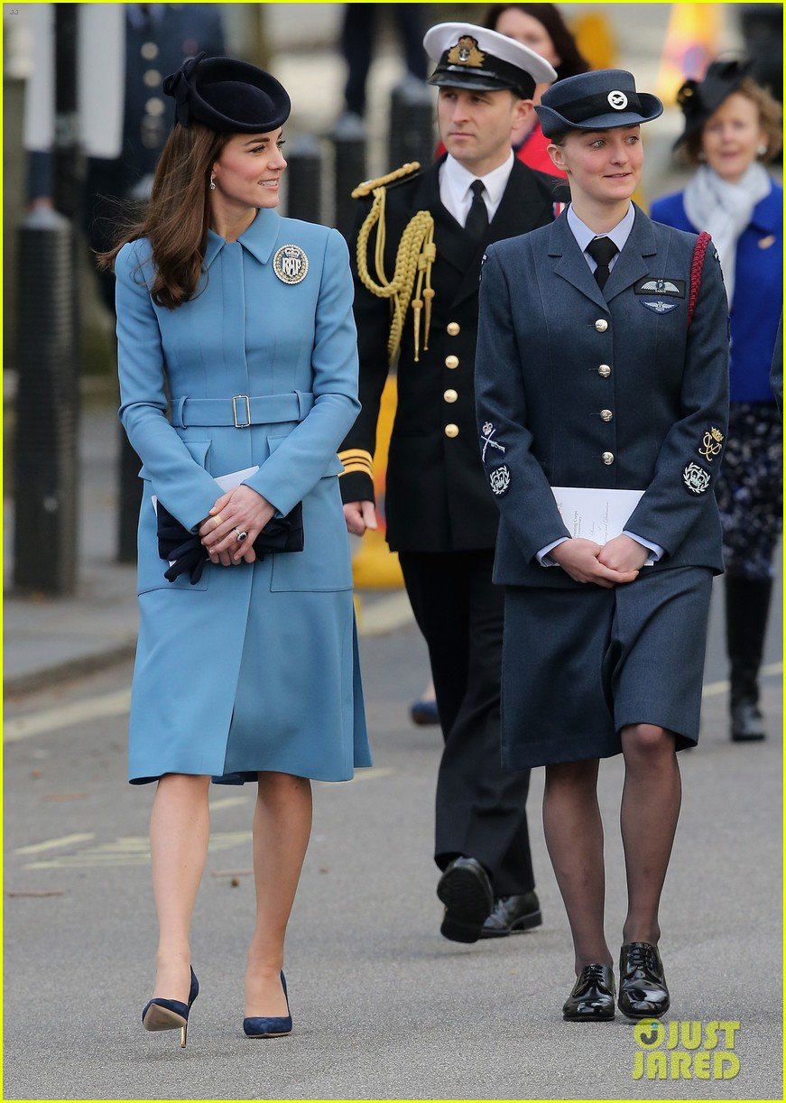 Kate Middleton Says Prince George is 'Obsessed' With Planes: Photo ...