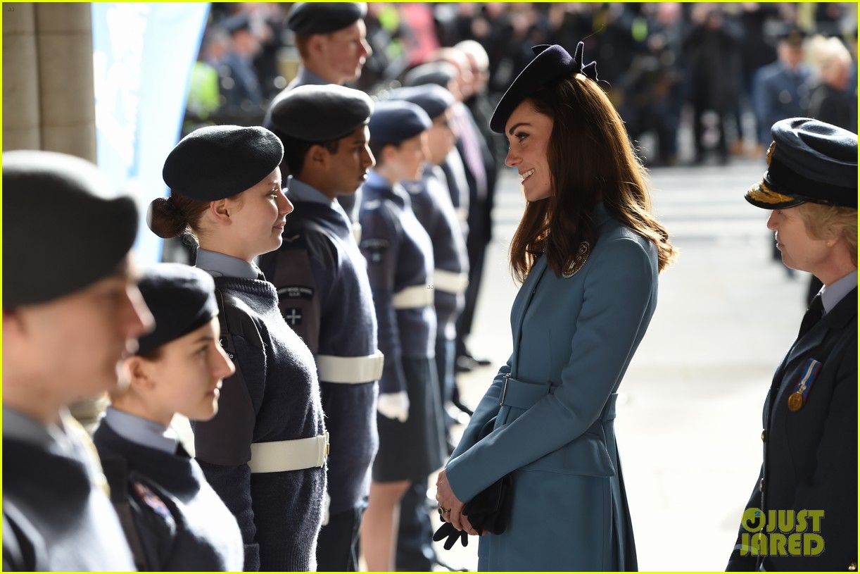 Kate Middleton Says Prince George is 'Obsessed' With Planes: Photo ...