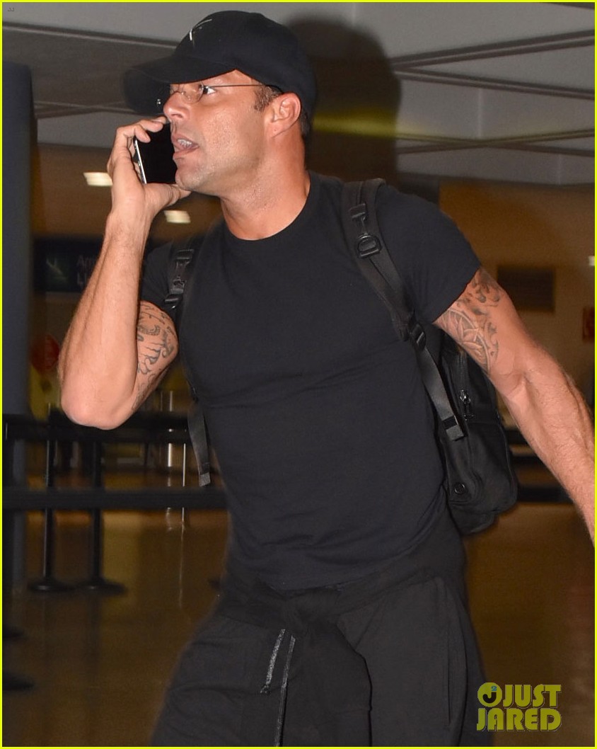 Ricky Martin Lands in Puerto Rico for a Winter Getaway: Photo 3569341 ...