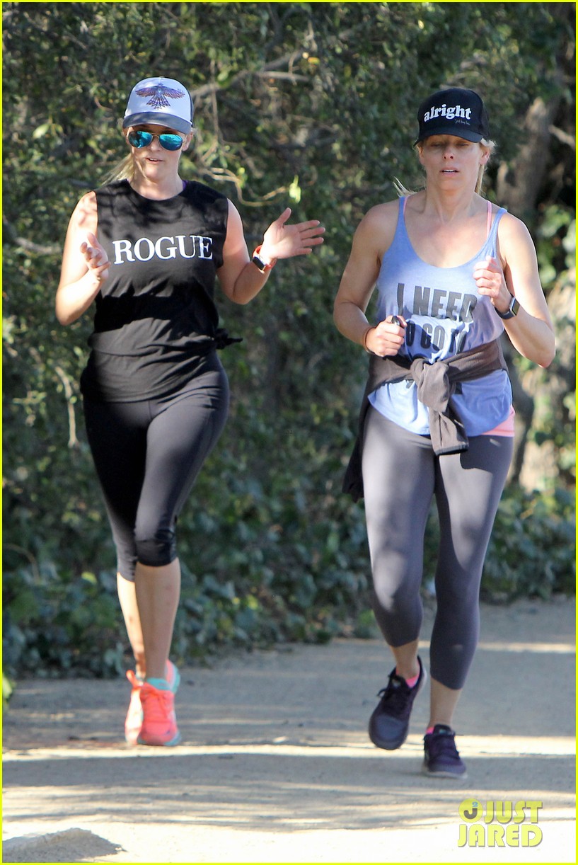 Reese Witherspoon & Adam Scott Hug It Out for 'Big Little Lies': Photo ...