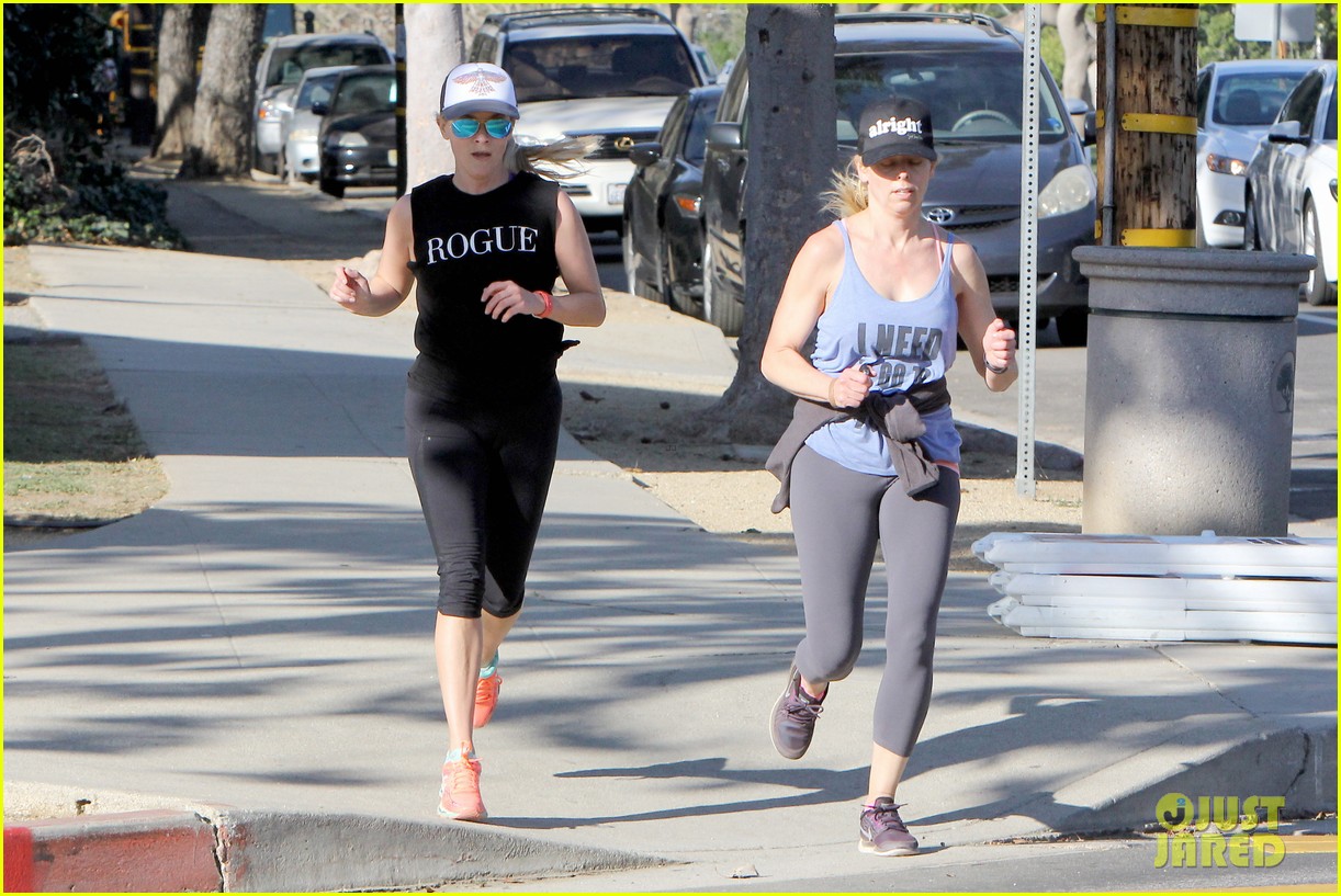 Reese Witherspoon & Adam Scott Hug It Out for 'Big Little Lies': Photo ...