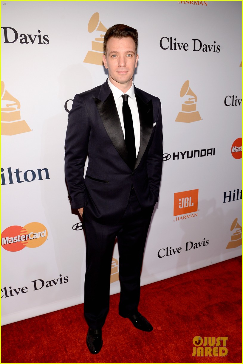 Lana Del Rey Watches Adam Lambert Perform David Bowie Tribute At Pre ...