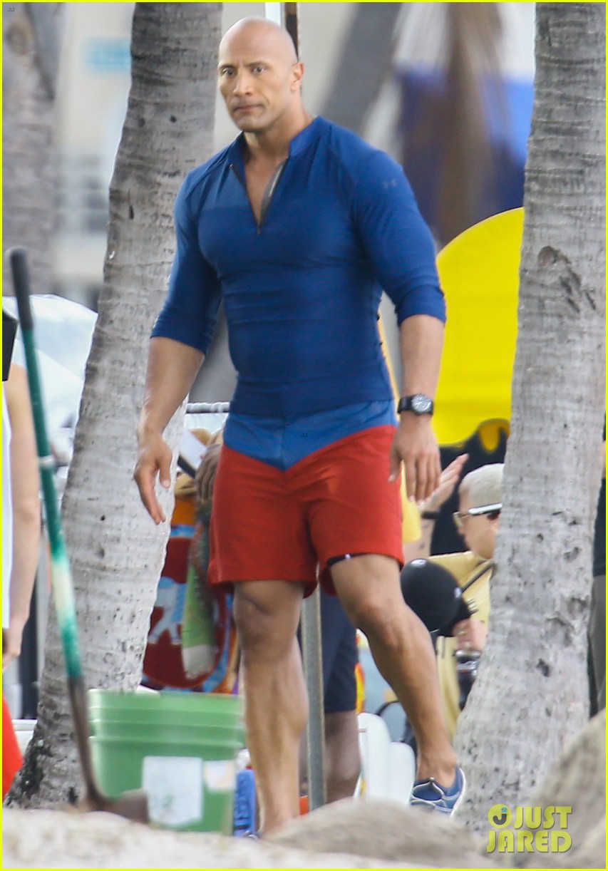 Dwayne Johnson is 'Having a Blast' Filming 'Baywatch': Photo 3587989 ...