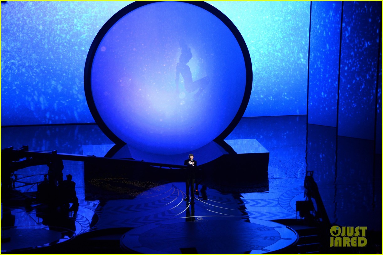 Sam Smith Performs James Bond Song at Oscars 2016 (Video): Photo ...