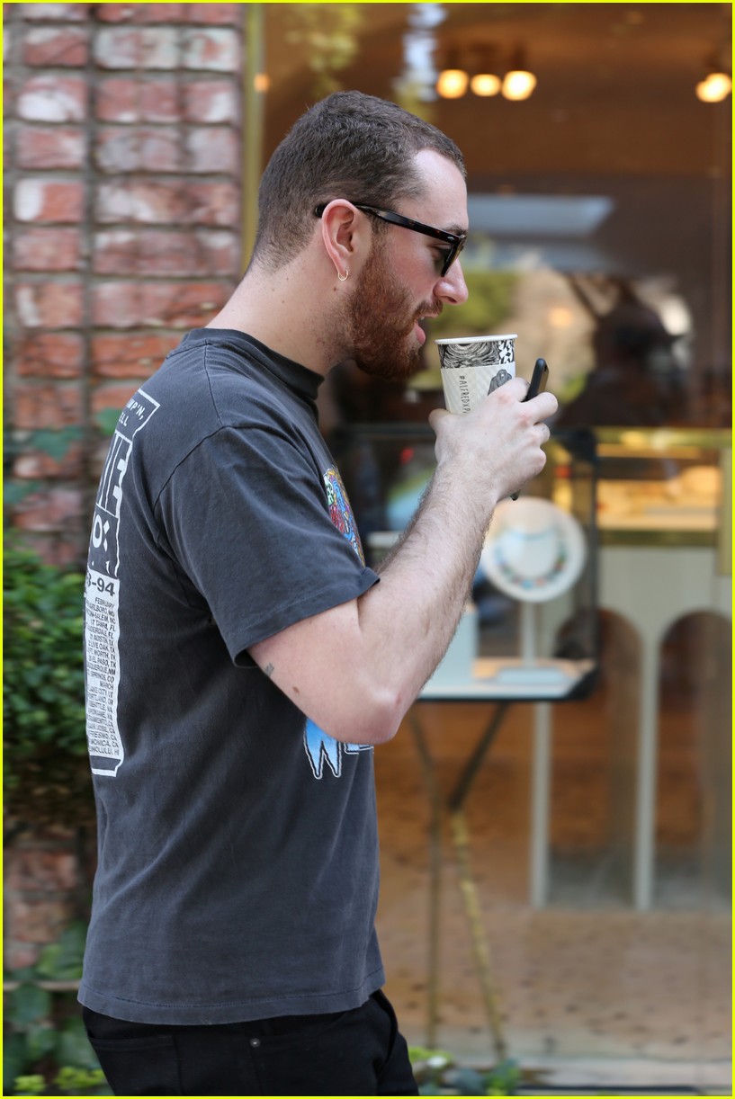 Sam Smith Has Plans to Visit His Mom, Dad and Sisters: Photo 3584532 ...