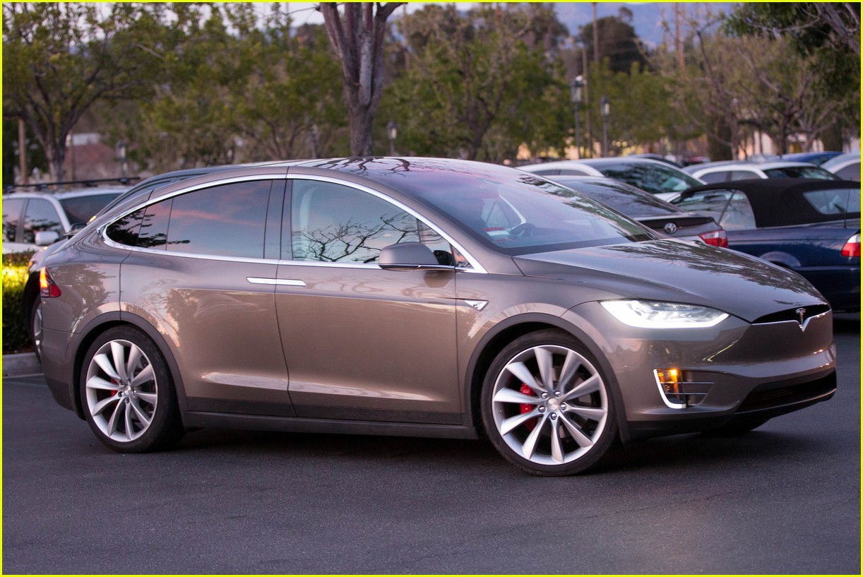 Jaden Smith Buys Tesla Model X, a Car Not Yet On the Market: Photo ...