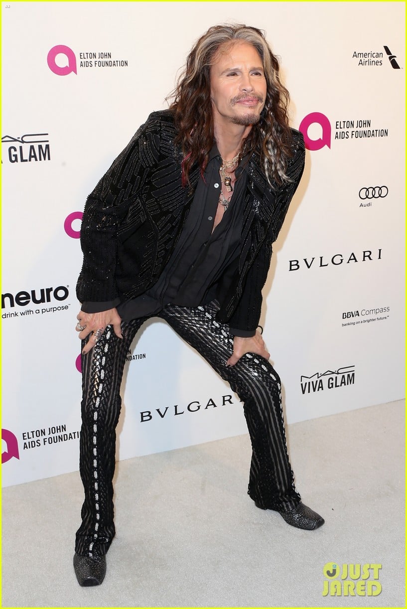 Sheryl Crow & Steven Tyler Hug it Out at Elton John's Oscar Party ...