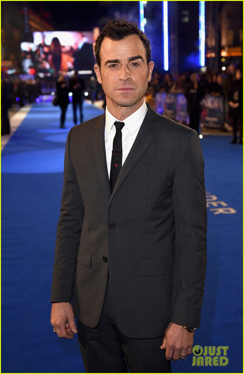 Ben Stiller Sets Longest Selfie Stick Record at 'Zoolander 2' London ...